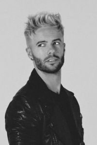 Travis Garland | Переводы и тексты песен