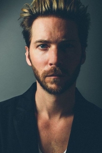 Troy Baker | Переводы и тексты песен